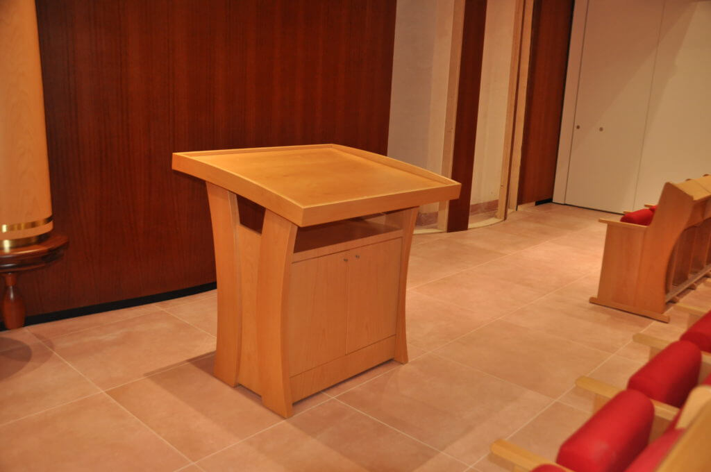 Torah Reading Table, Shalva Synagogue,Jerusalem - Gabriel - Wood