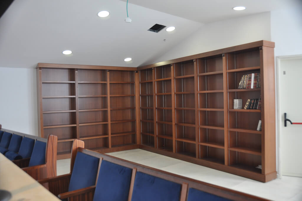 Library, Chabad Synagogue, Rishon LeZion - Gabriel - Wood